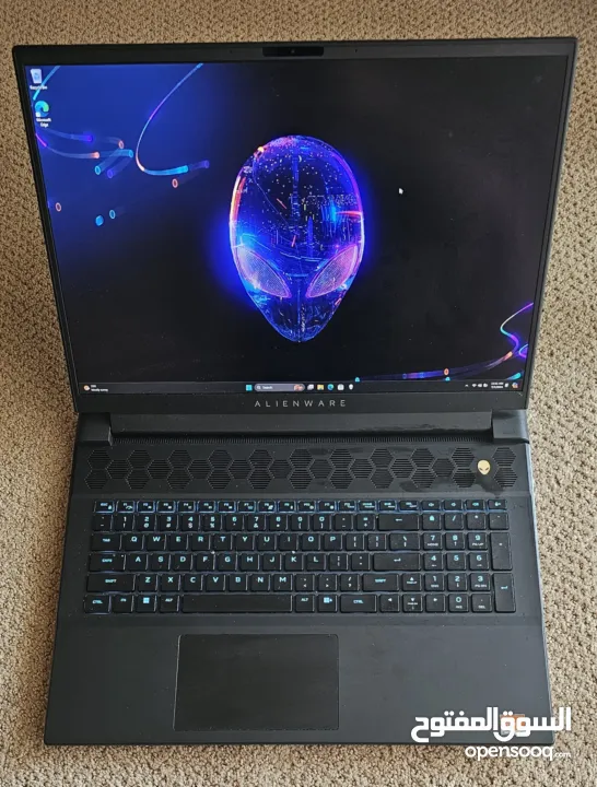 Alienware m18 R1 AMD (Ryzen 9 7845HX / RTX 4070 / 32GB DDR5 RAM / 1TB ...