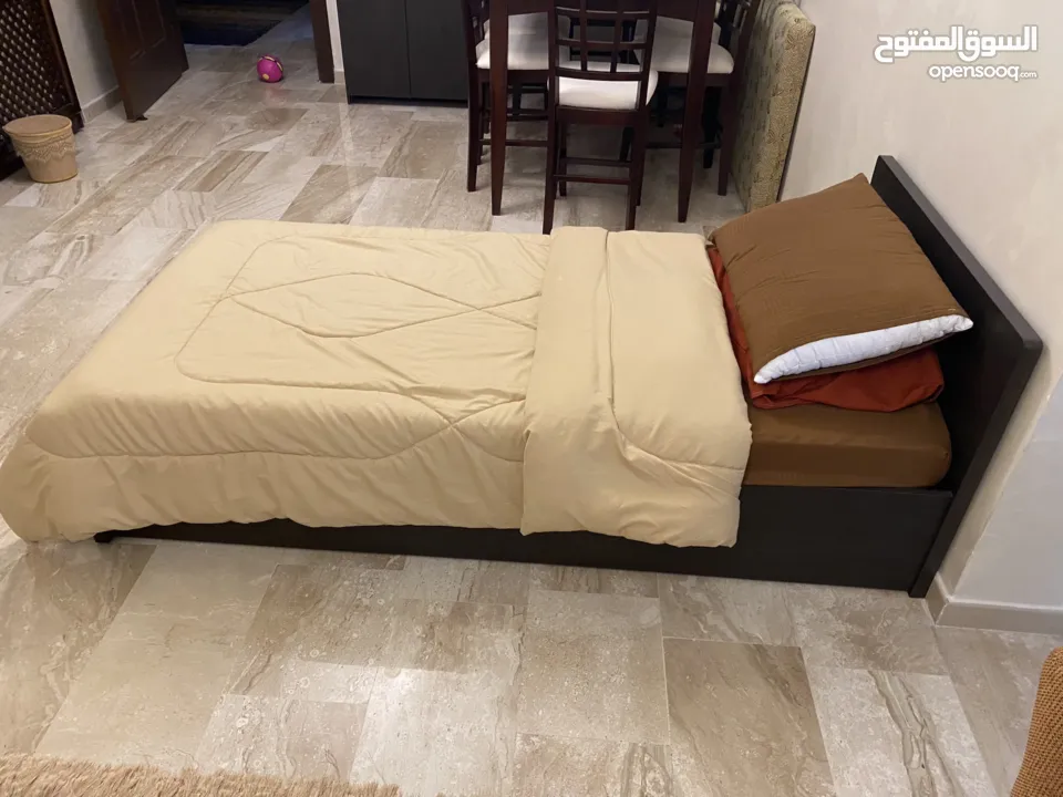 تخت مفرد بحاله ممتازه - (254119619) | السوق المفتوح