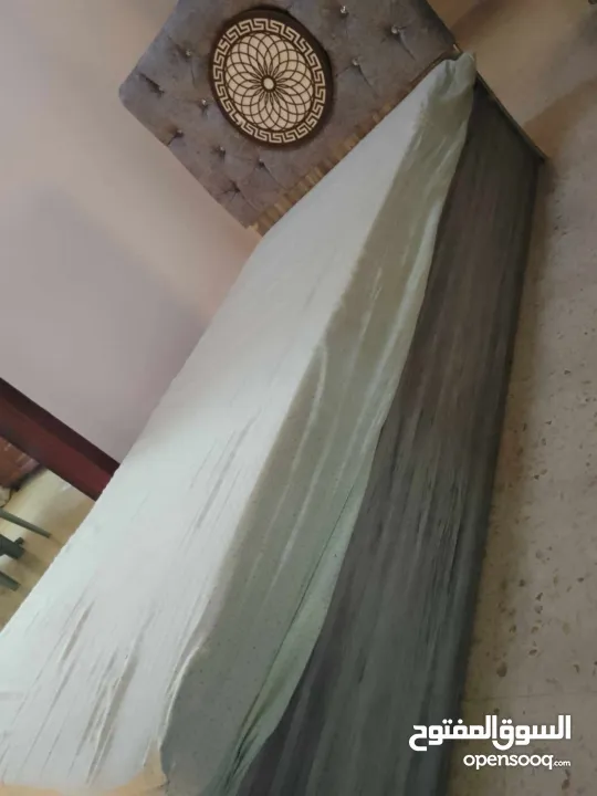 تخت مفرد مع فرشه بحاله ممتازه ولا شخط - (227935218) | السوق المفتوح