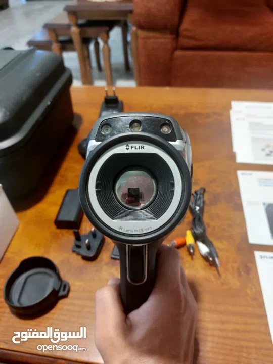 كاميرا تصوير حراري FLIR E40 - (236867462) | السوق المفتوح