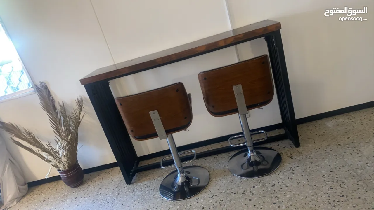 ميز بار خشب وحديد : ديكور - اكسسوارات : بغداد الصالحية (247614187)