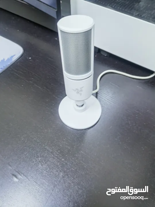 Razer seiren x white very clean - (256119233) | السوق المفتوح