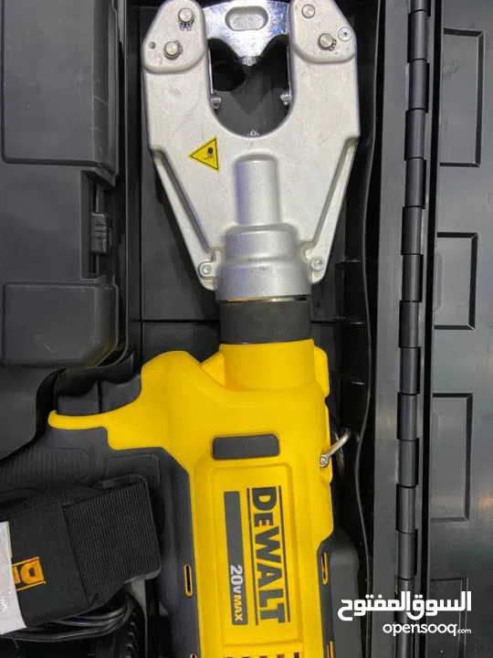 DEWALT Cable Crimping Tool, Dieless (DCE350M2) Capacity Copper Lug ...