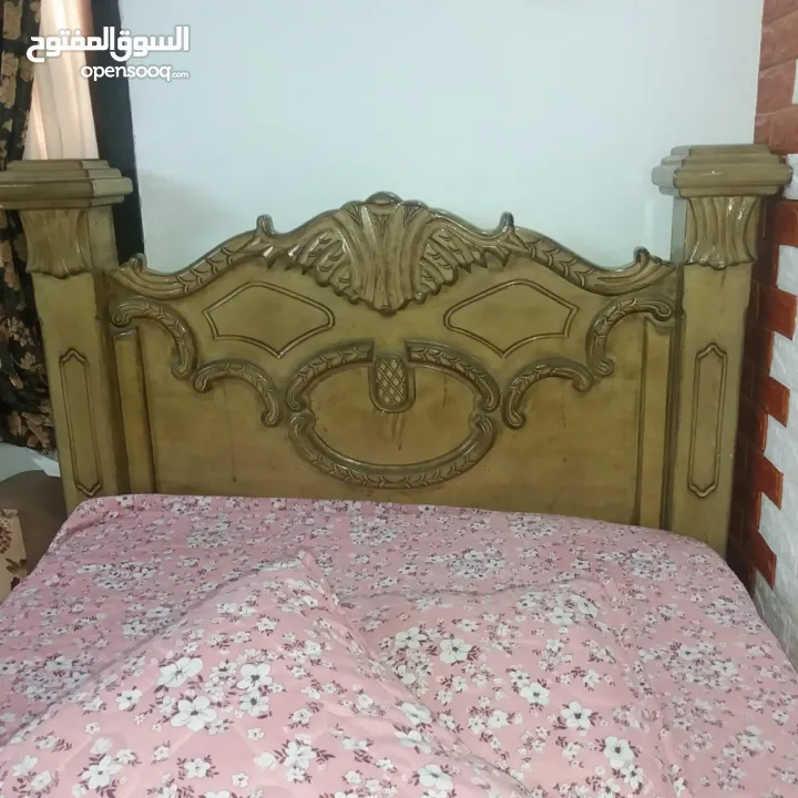 تخت مفرد ونص مع فرشه و مكتب - (229820538) | السوق المفتوح