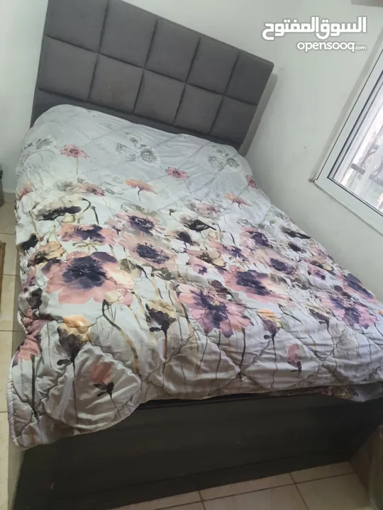 تخت مفرد ونص : أثاث غرف نوم : عمان ابو علندا (247718977)