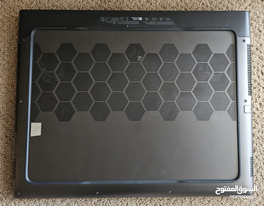 Alienware m18 R1 AMD (Ryzen 9 7845HX / RTX 4070 / 32GB DDR5 RAM / 1TB ...