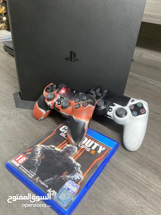 PS4 slim and 2 controllers. call of duty black ops 3 - (247202829 ...