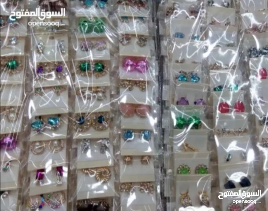 حلق لأذن روعة وبأسعار مميزة... يوجد أكثر من 60 زوج بأشكال مختلفة ...