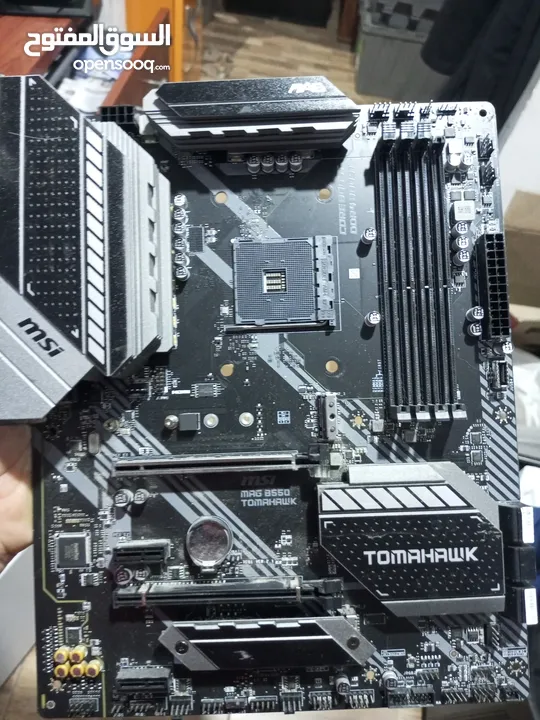 لوحة ام مستعملة نظيفة - (260696217) | السوق المفتوح