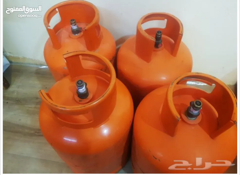 4 اسطوانات غاز حجم كبير احمر مع 2صندوق حفظ - (243684293) | السوق المفتوح