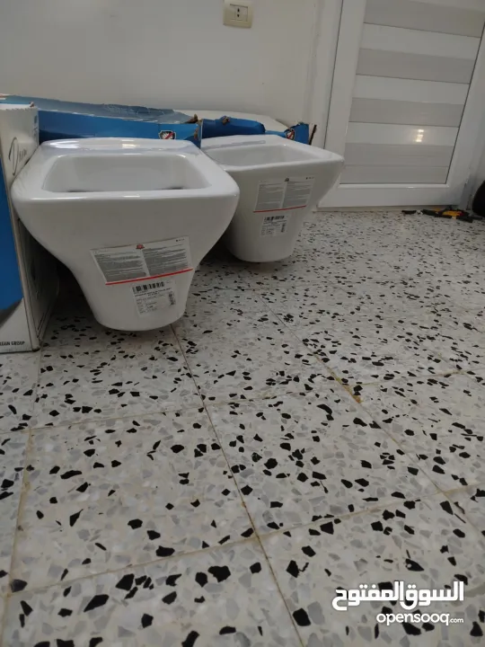 مرحاض معلق : حمامات : طرابلس الجبس (272880745)