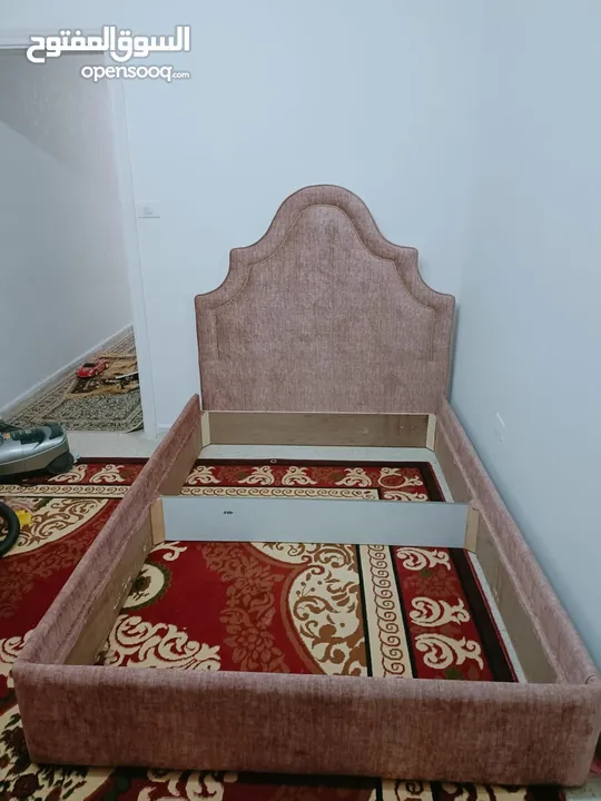 تخت مفرد ونص مع كنباية جديد غير مستعمل للبيع 100 دينار للبيع ...