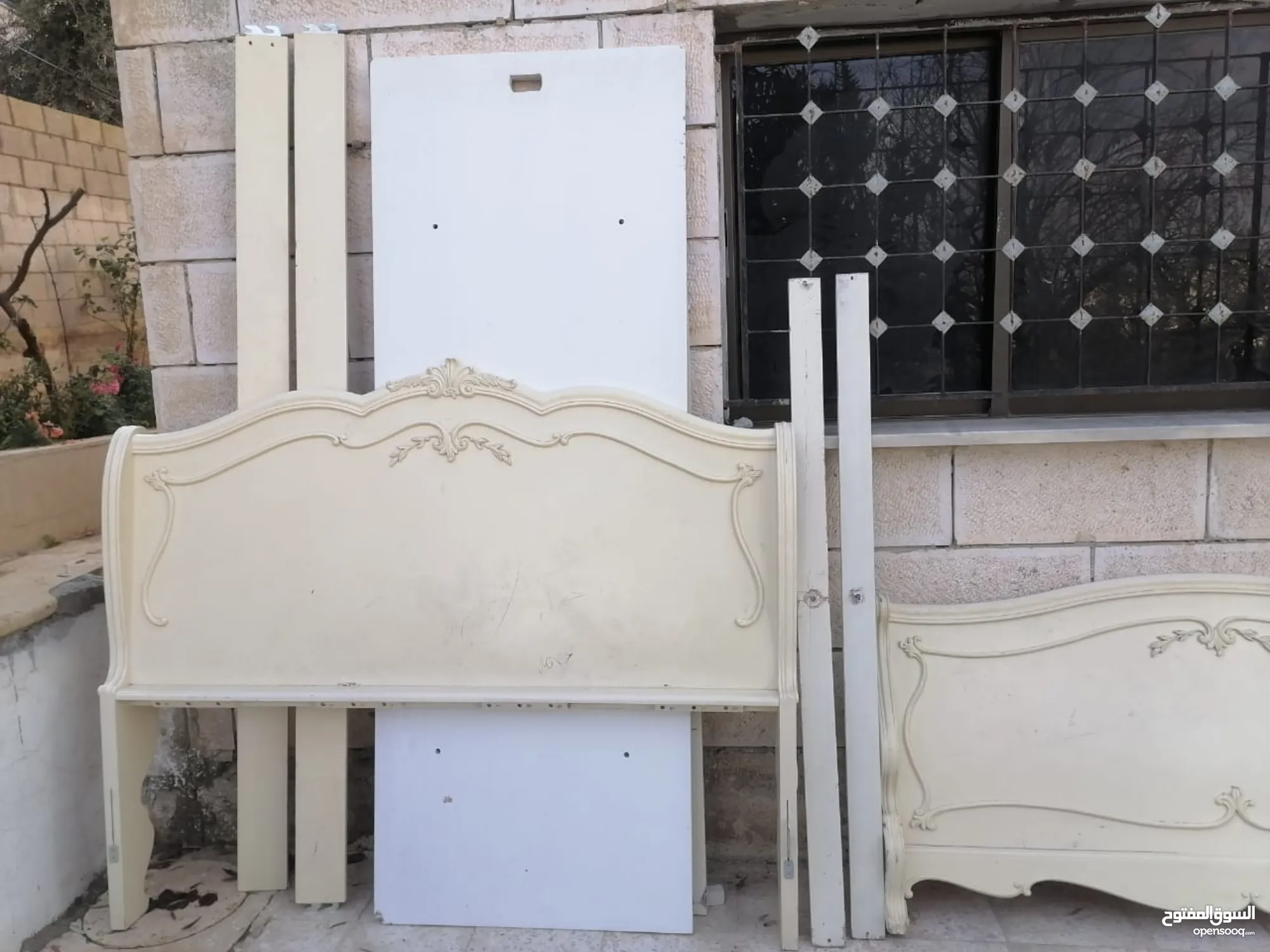 تخت مفرد ونص بحال الجديد مع فرشه بسعر حرق 50 - (237452184) | السوق المفتوح