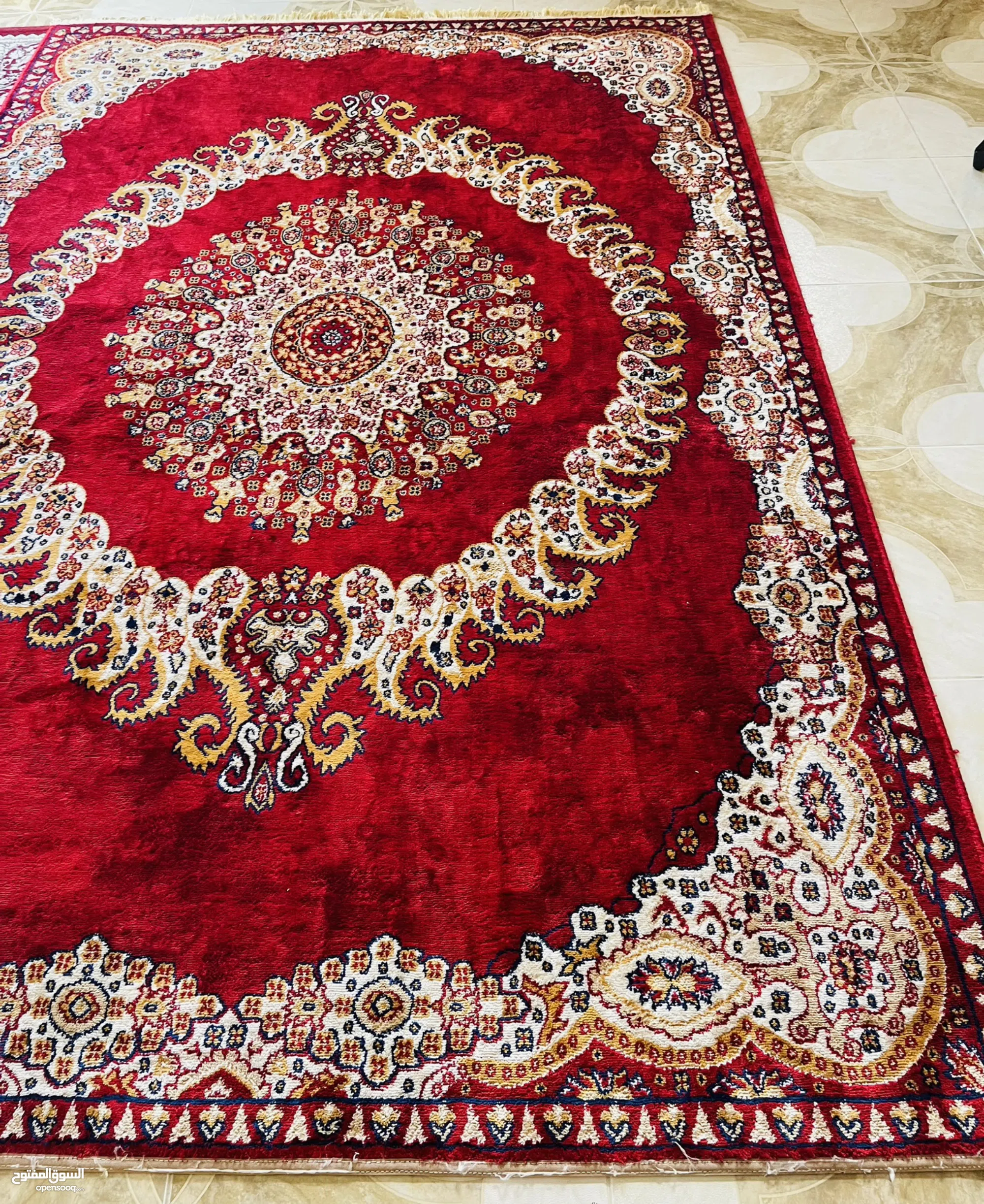 Very clean 2x3 metres red Turkish carpet - (254788477) | السوق المفتوح
