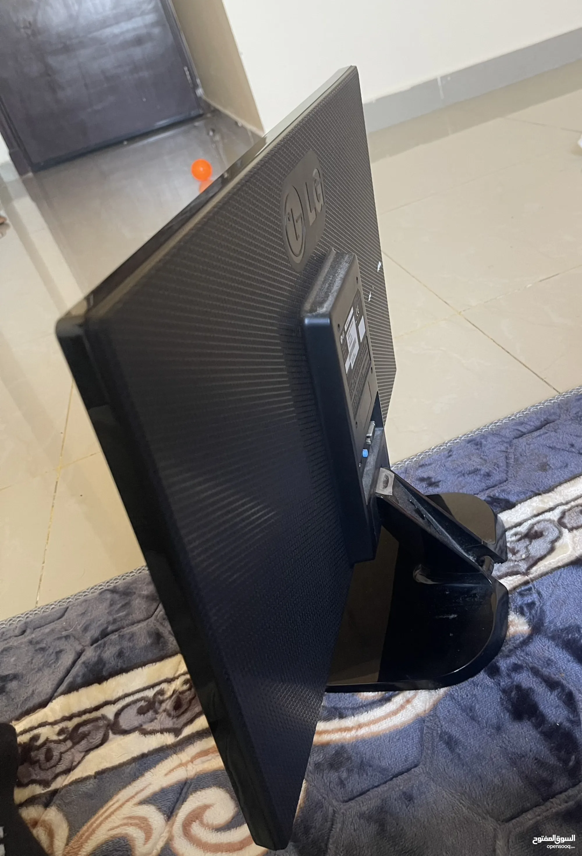 LG iPS LED DISPLAY 22inch - (256836751) | السوق المفتوح