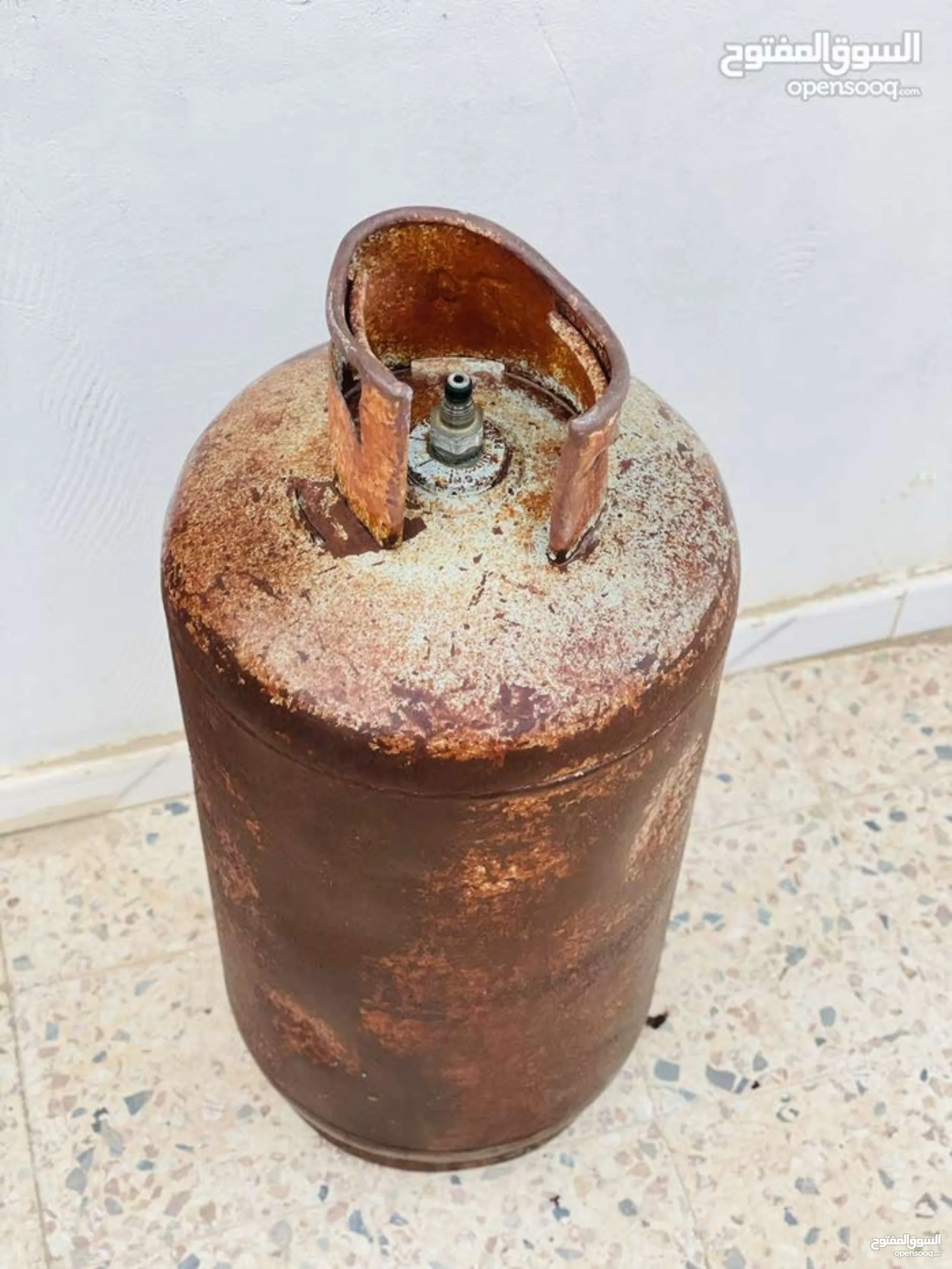 أسطوانة غاز لي بيع ( حجم كبيرة ) - (253915019) | السوق المفتوح