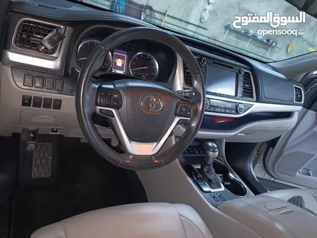 Toyota Highlander Cars for Sale in Oman : Best Prices : All Highlander ...